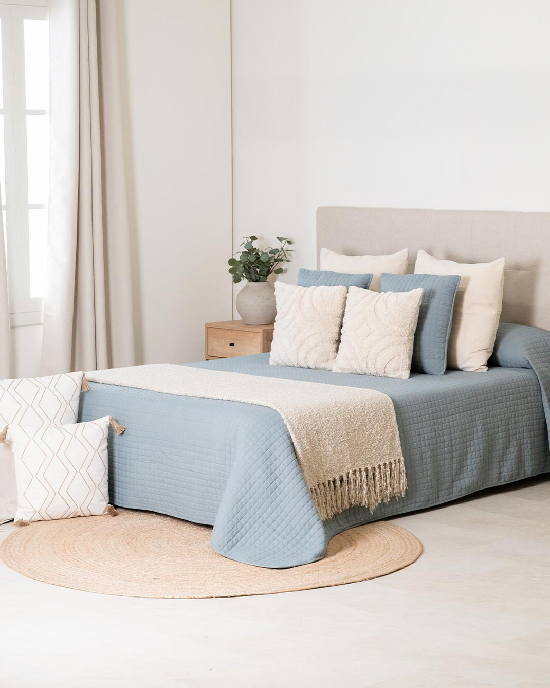 Dormitorio bonito y accesible | Sábanas, colchas multiusos y más ...